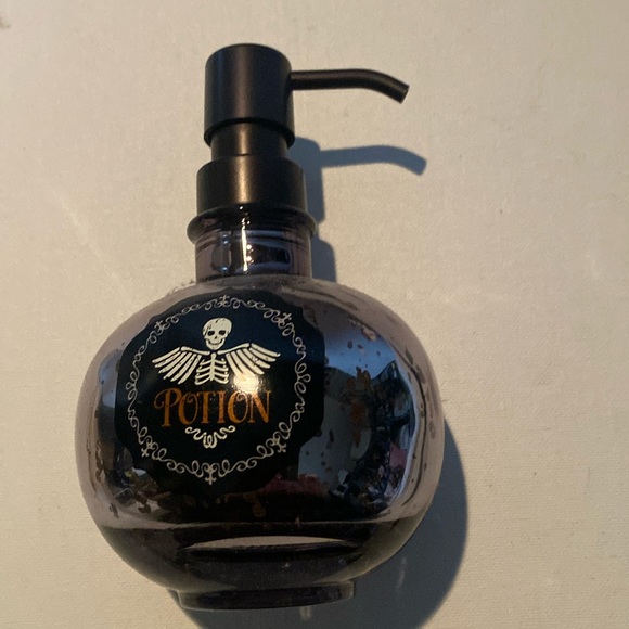Bath | Nwot Skull Potion Soap Pump | Poshmark